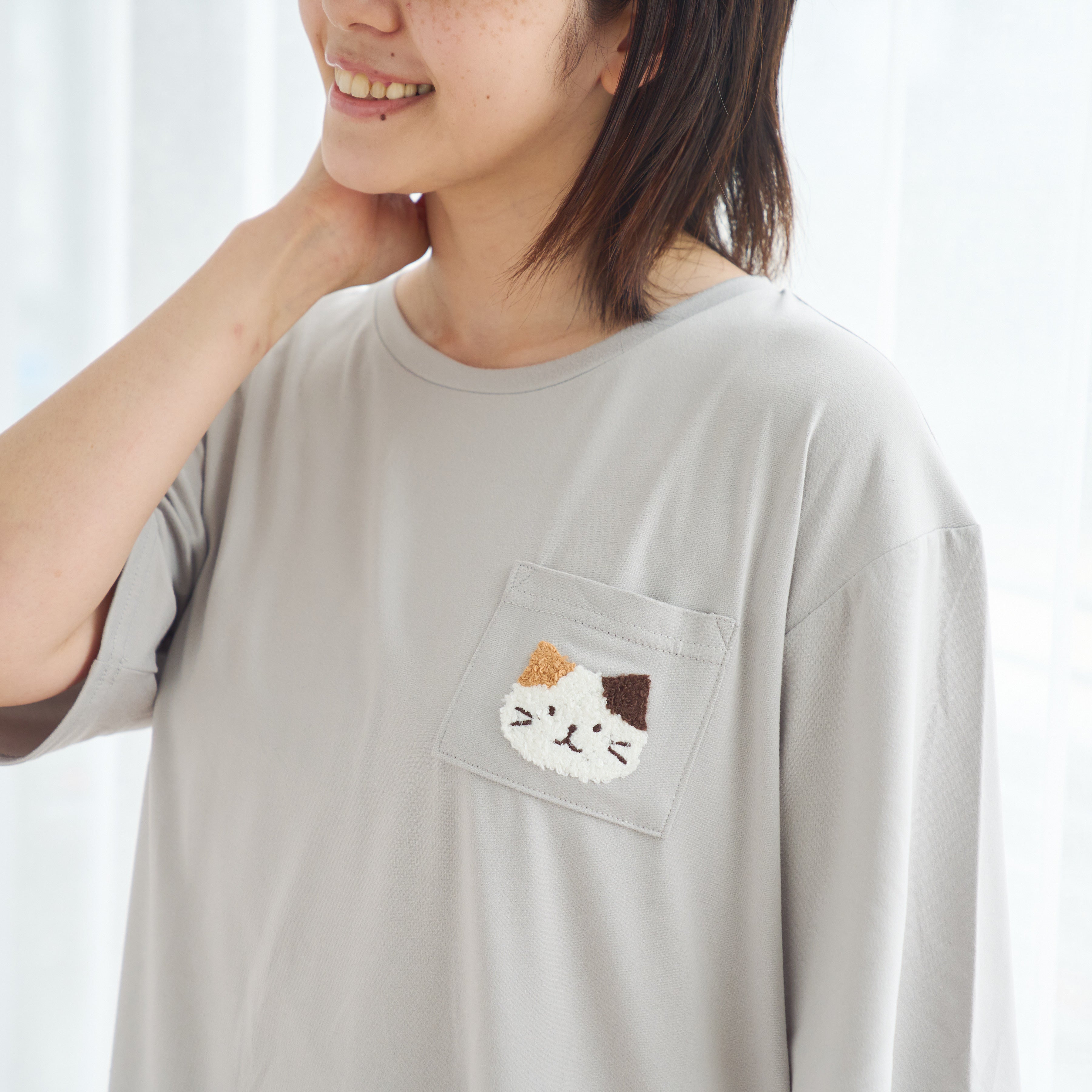 ふくふくにゃんこ とろみ冷感Tシャツ – HAPiNS online shop